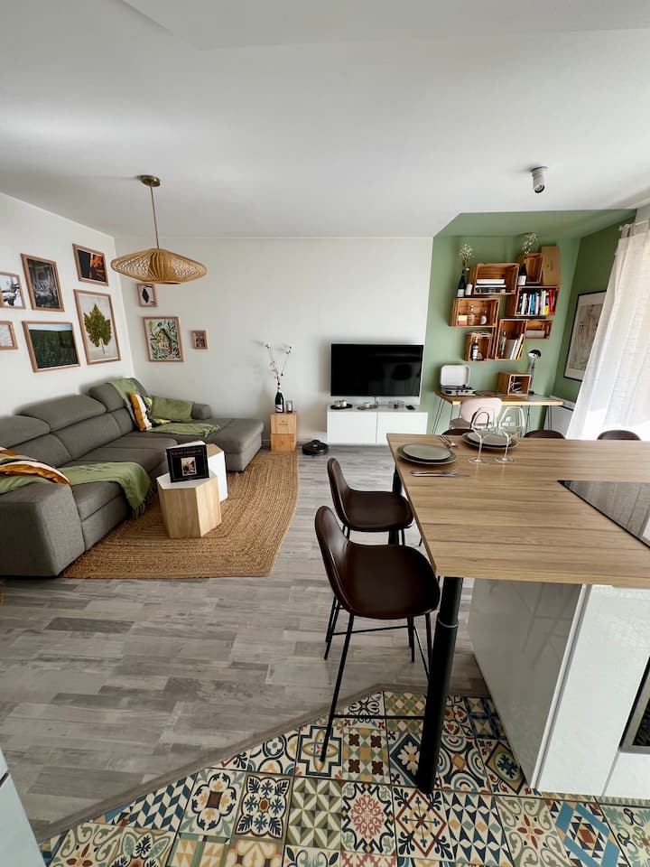 Clovis - Hyper Centre Avec Balcon Et Parking - Reims