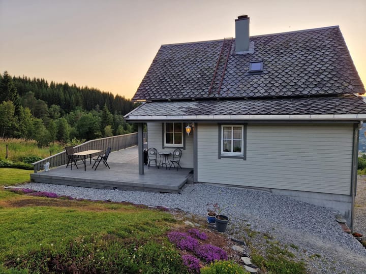 Hus Med Fjordutsikt - Olden