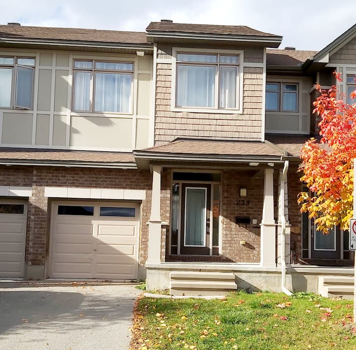 Elegant Eco-style Townhome In Kanata - Kanata