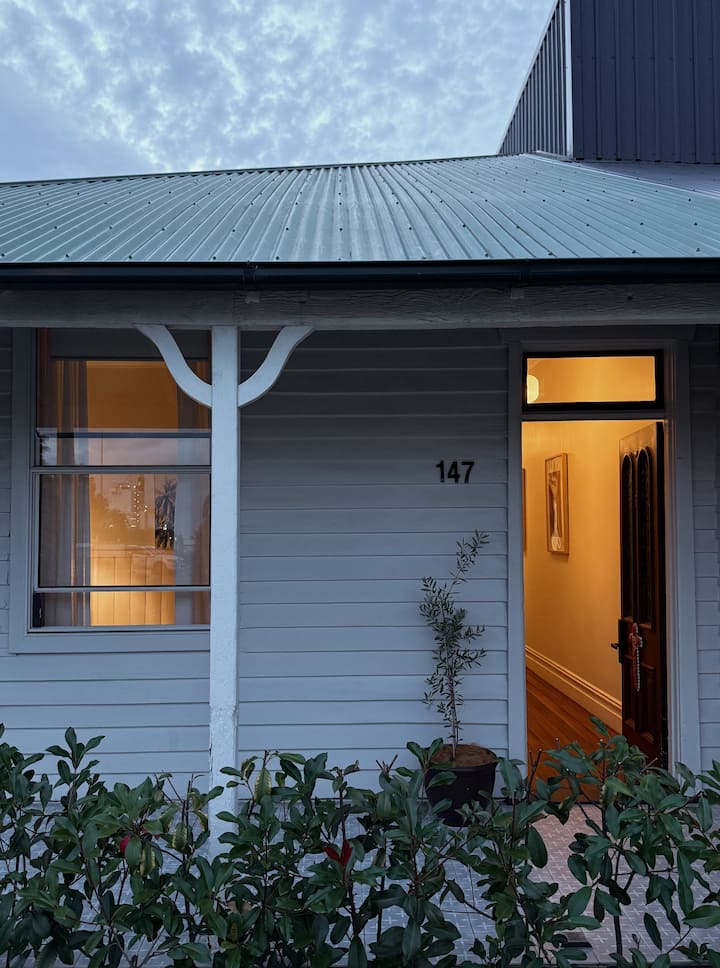 Ronald’s: A Renovated Home In 'Carrodise' - Newcastle