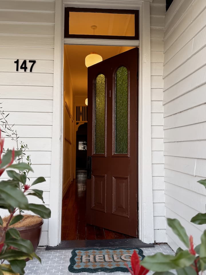 Ronald’s: A Renovated Home In 'Carrodise' - Newcastle