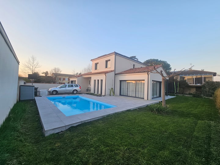 Maison Spacieuse Climatisée+jardin+2 Pkg+piscine - Toulouse