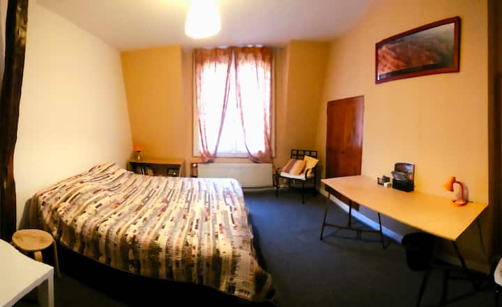 Grande Chambre Mansardée - Tours