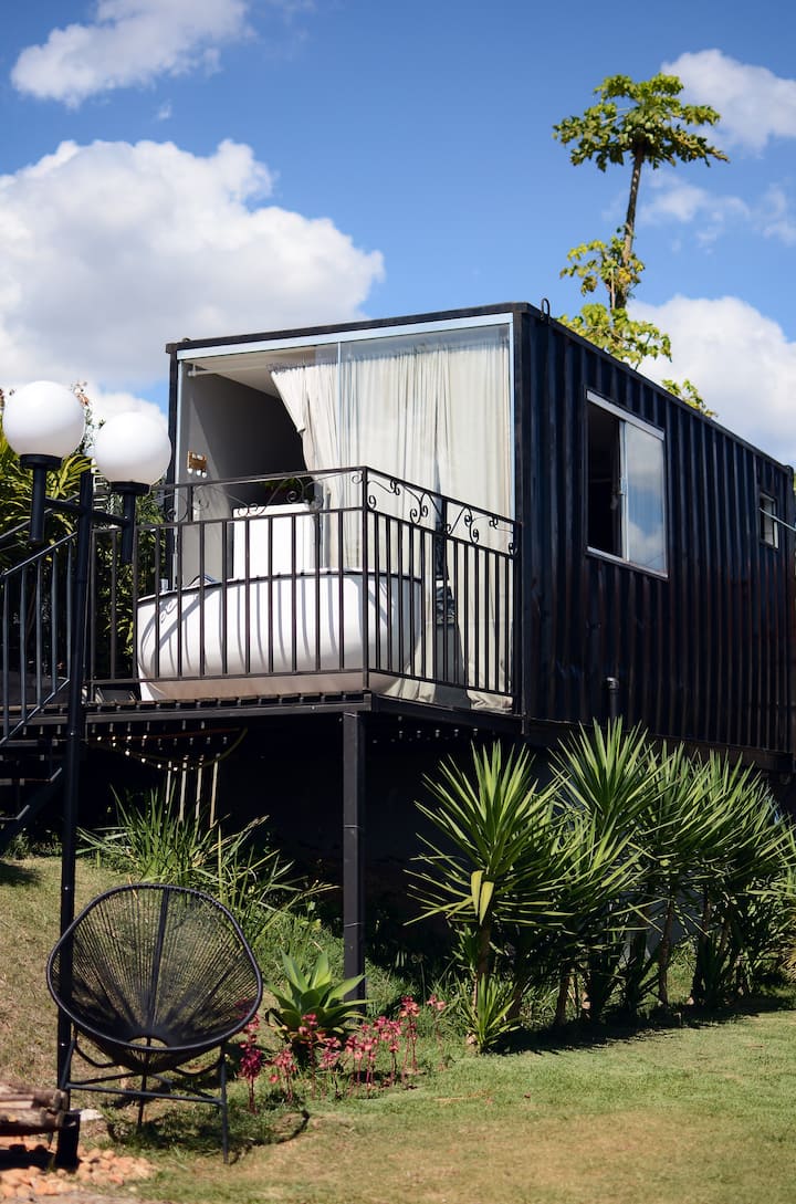 Mini Casa Container/ Lareira E Hidromassagem 🔥⛲😄 - Pouso Alegre