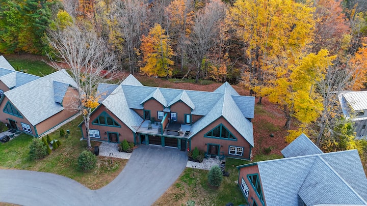 Luxe Mountain Home | River, Cranmore, Hot Tub - North Conway, NH