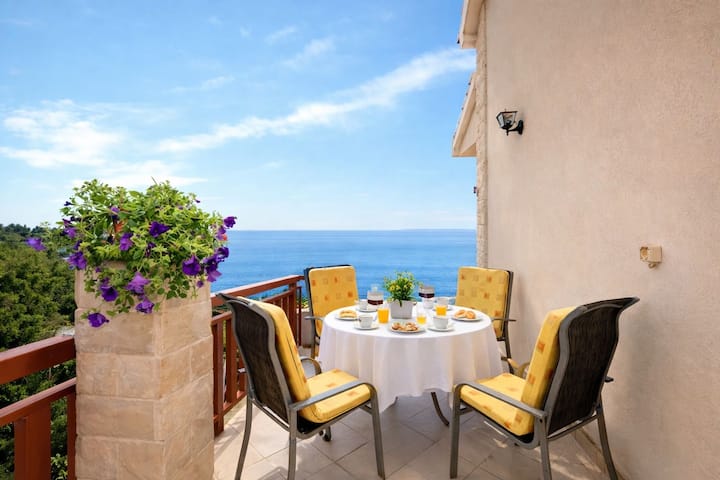 2 Bedrom Apartment With Huge Balcony, Sea View - Podstrana