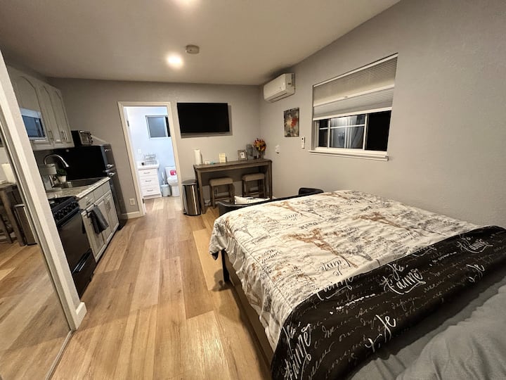 Private Entry Studio With Parking - Los Gatos, CA