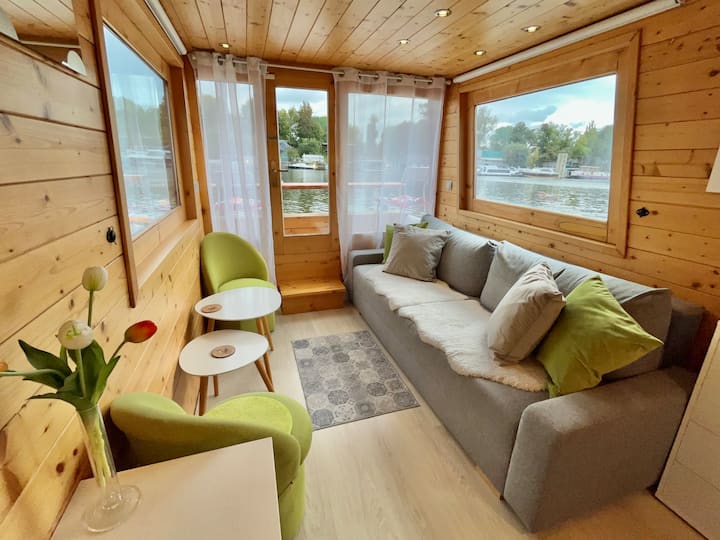 Luna-charming Houseboat Near Downtown W/free Parki - Prague