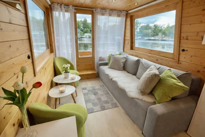 Luna-charming Houseboat Near Downtown W/free Parki - Prague