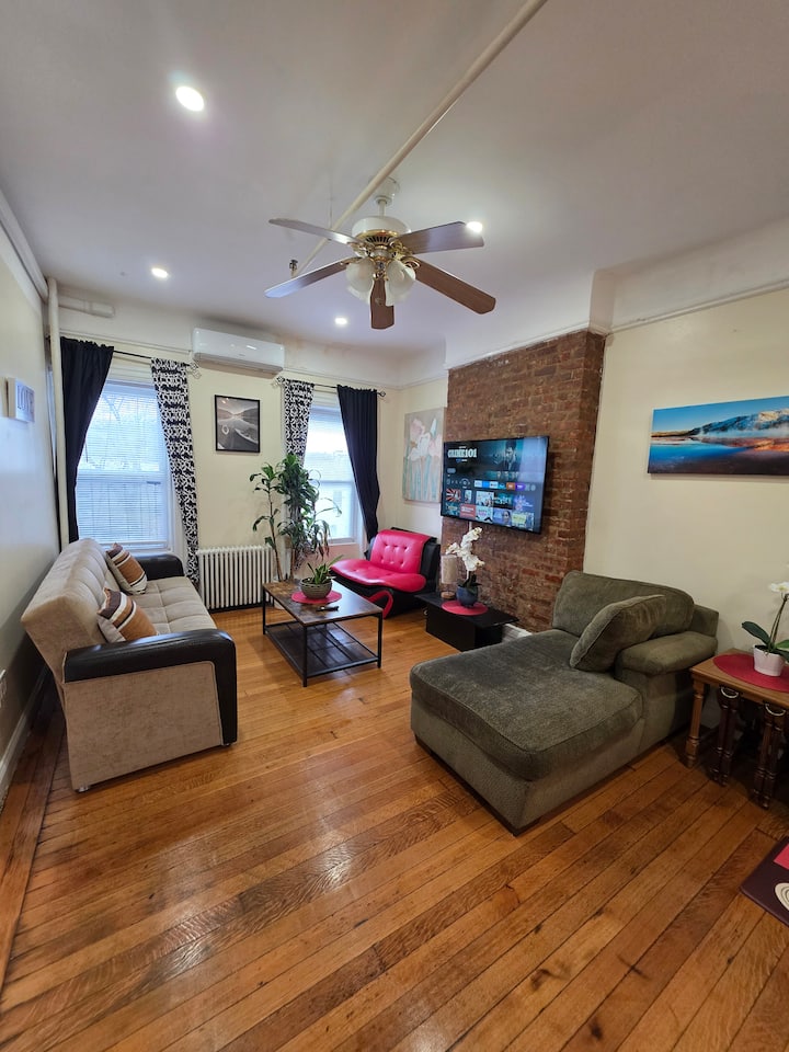 Corey Chic Brownstone -1 Bedroom W/street Parking - Brooklyn, NY