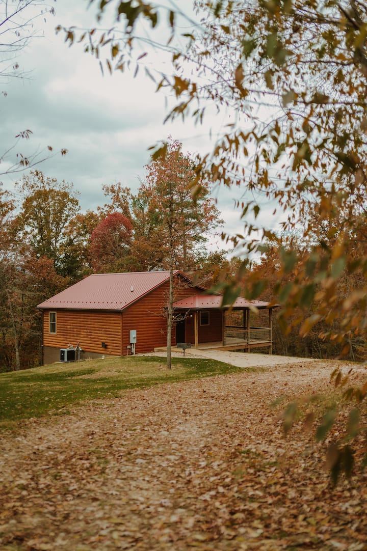 Lil Farmer’s Cabin Relaxation, Privacy, And Peace - Luray, VA