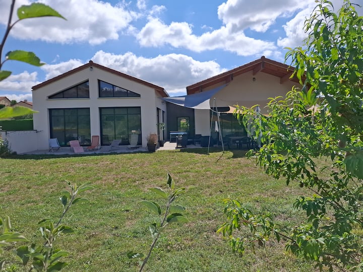 Grande Villa Avec Piscine Intérieure Chauffée - Le Puy-en-Velay