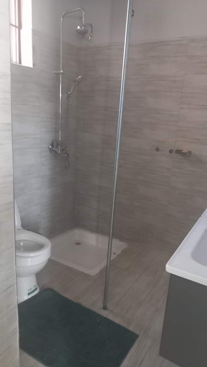 Laker's Barnhouse - Uganda