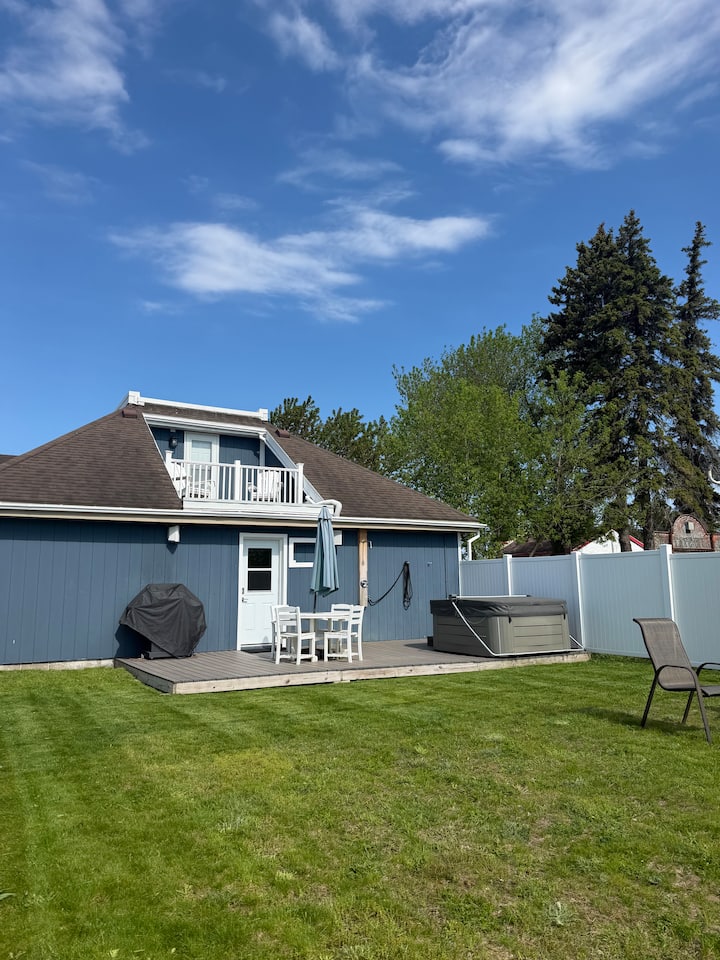 Golf/ski/beach Access In Beulah Mi By Crystal Lake - Michigan