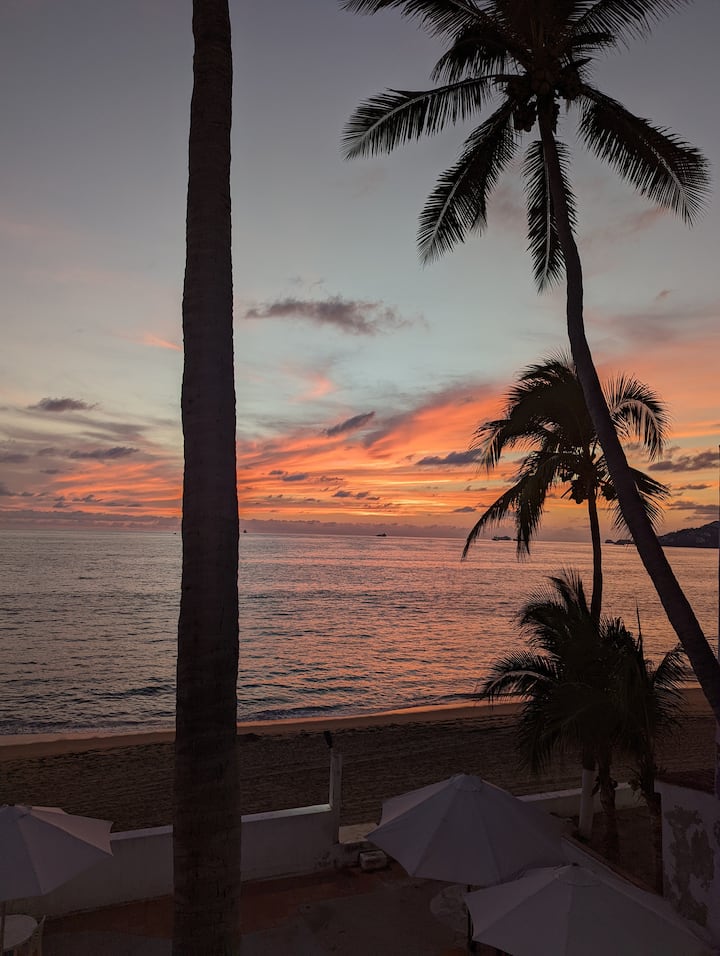 Bonito Departamento De Dos Recámaras Frente Al Mar - Manzanillo, Colima, Mexico
