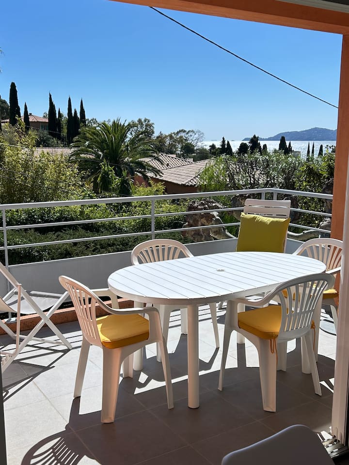 Appartement Confortable à 300 M Plage, Calme - Le Lavandou