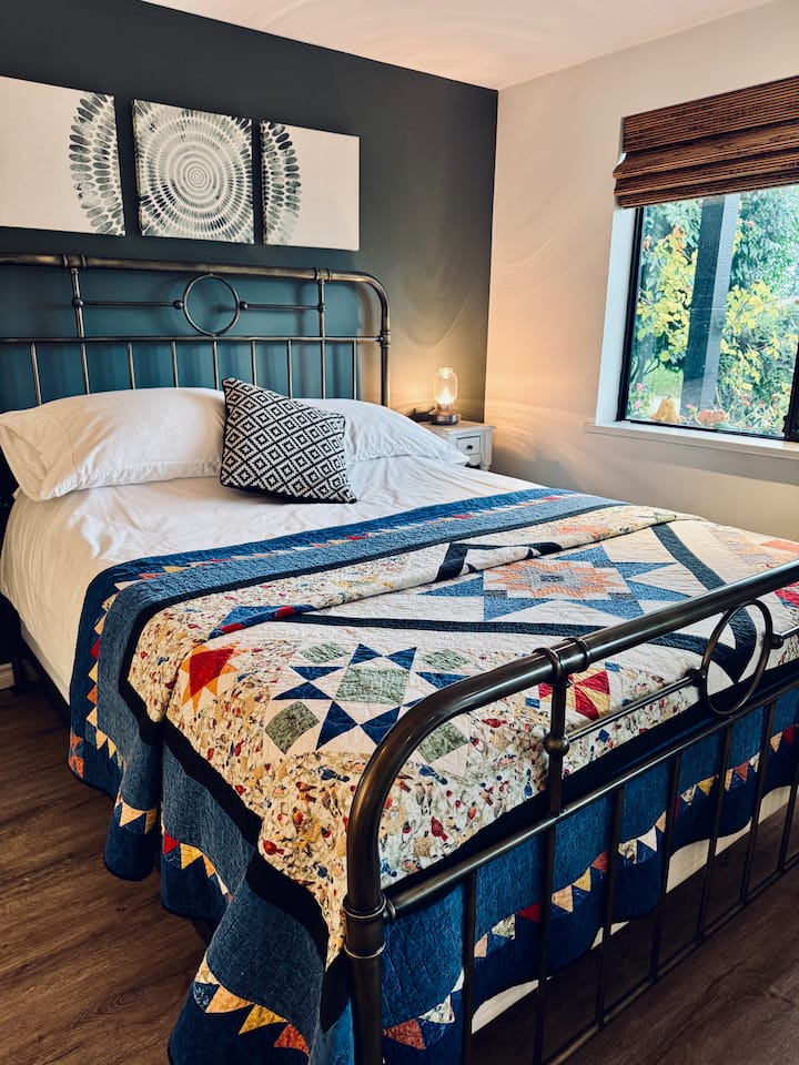 Wave West Nest – Charming 3-bed Suite + Spa Bath - Comox