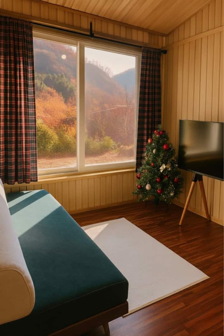 고요가 내려 앉은 단독별채 / 피아골 숲숨집 - 숨 / - Gwangyang-si