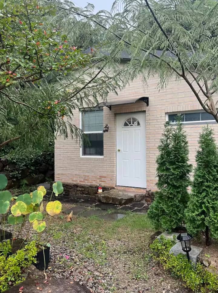 고요가 내려 앉은 단독별채 / 피아골 숲숨집 - 숨 / - 하동군