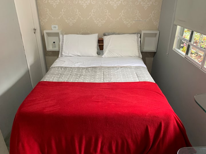 Ar Cond Nos 2 Quartos, Roupa Cama E Banho, 2 Tvs. - Curitiba