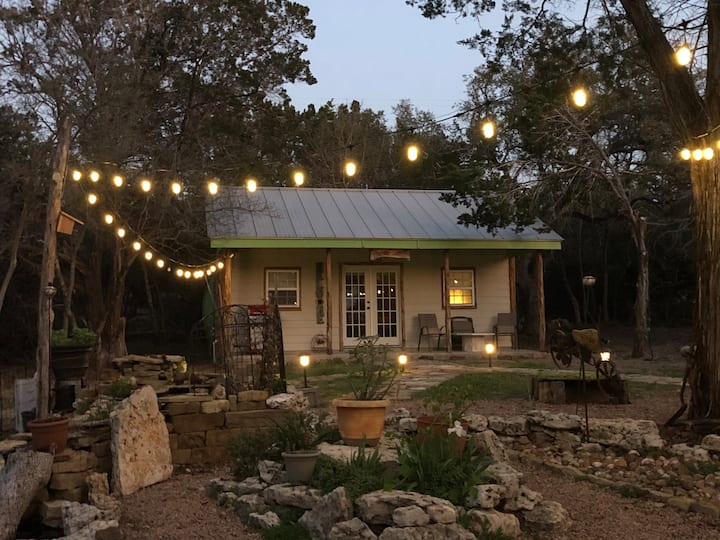 Milda’s She Shed (Cozy Cabin) - Texas