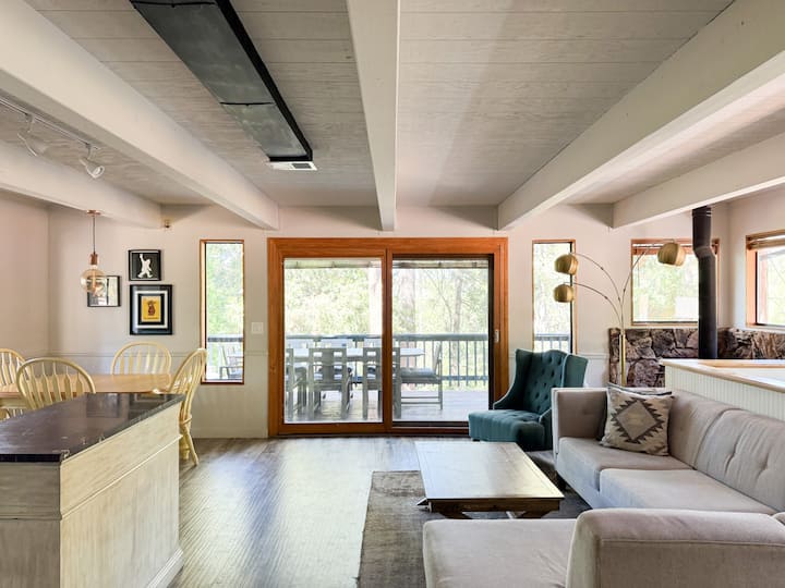 Dacha De Squatch, A Nature Inspired A-frame. - Pine Mountain Lake, CA