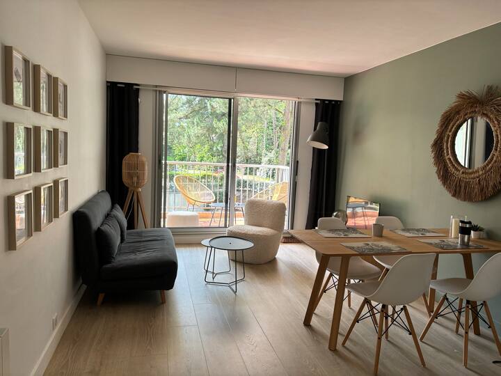 Refurbished 2 Bedroom Apartment - Near The Sea - ラ・ボル=エスクブラック