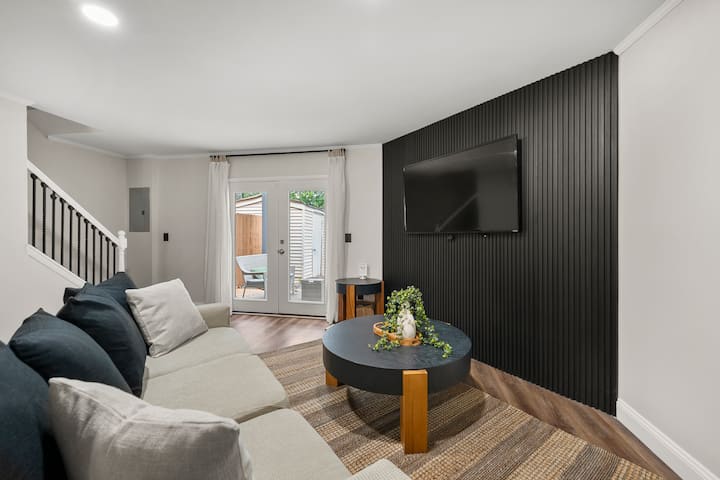 Modern Home Mins From Truist Park - Smyrna, GA