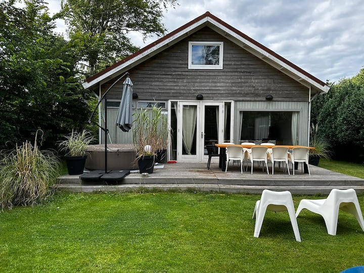 Familiewoning Met Jacuzzi Voor 10 Personen - Texel