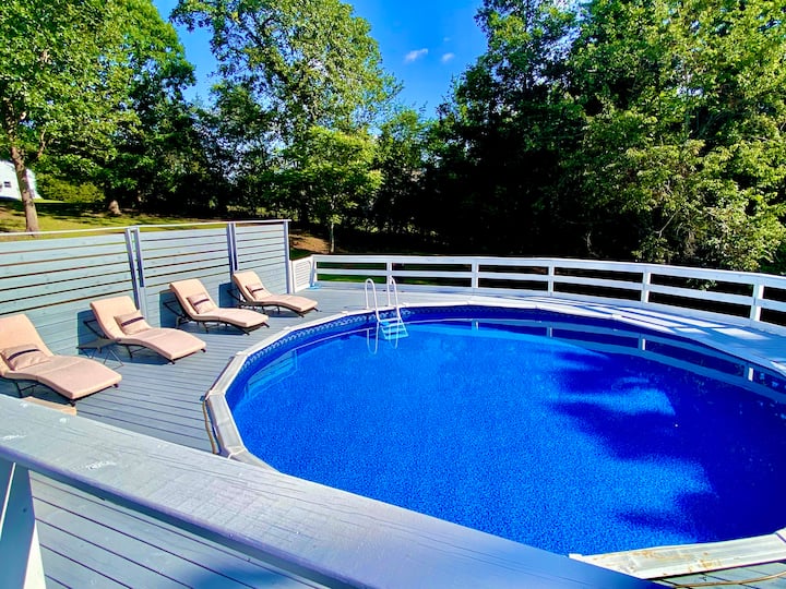 Stay Cool And Relaxed At Bohemian Rhapsody - Georgia, GA