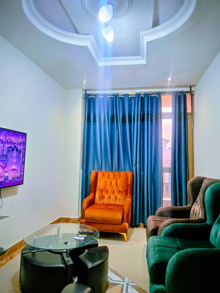 Stylish 2-bedrooms Apartment With Large Balcony. - Kinszasa