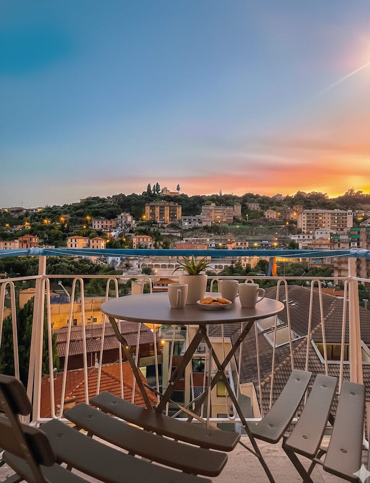 Luminoso 85 Mq Con Vista E Garage Gratuito - Sanremo