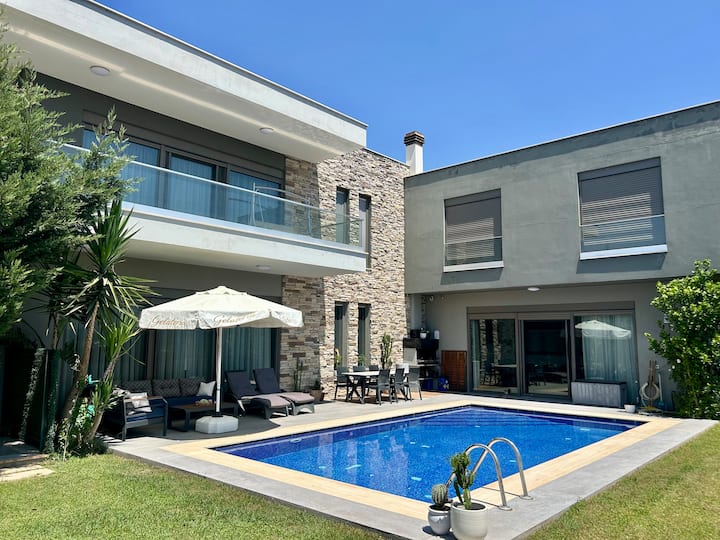 Dağ Manzaralı ÖZel Havuzlu Villa - Döşemealtı