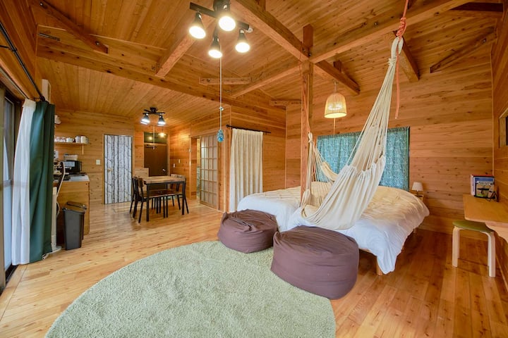 小川のせせらぎと
露天風呂に癒される
一棟貸しのお宿
Guesthouseいそひよどり - Japon
