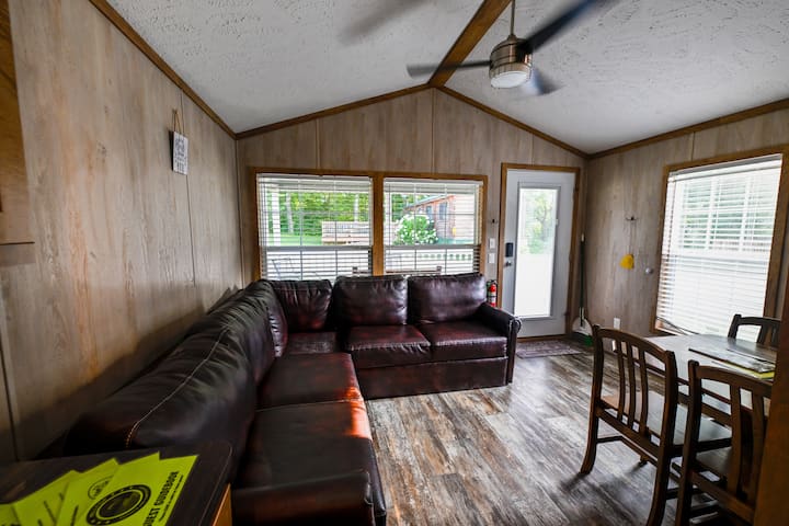 104 - Falcon - Farmhouse Cabin - Logan, OH