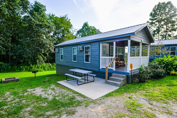 104 - Falcon - Farmhouse Cabin - Logan, OH
