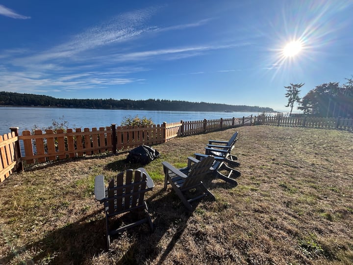 Charming Waterfront Cottage - Bainbridge Island, WA