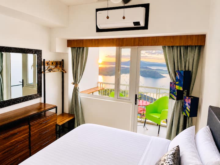 Tagaytay Overlooking Taal King Sizebed - Suitepi - Tagaytay