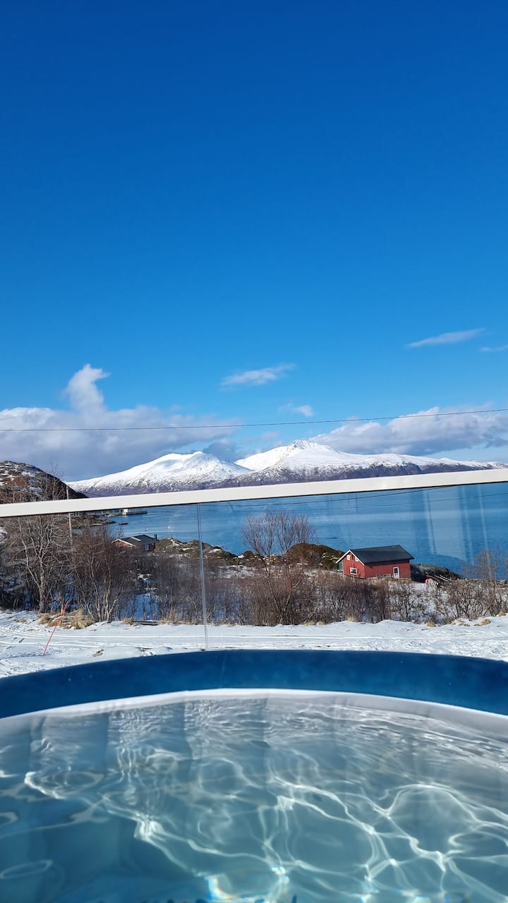 The Perfect Place For Aurora. Outdoor Sauna/tub. - Norja