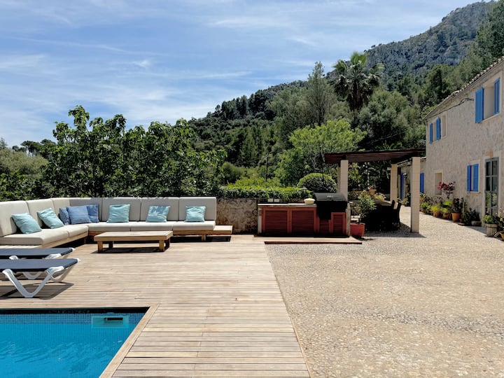 Garden Villa With Pool, Bbq & Mountain Views - Magaluf
