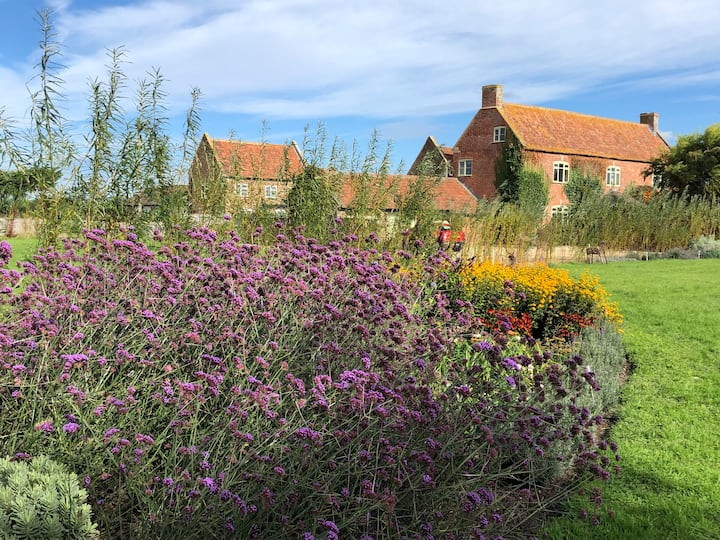 Country Retreat Near The Coast With Hot Tub - Banwell Castle