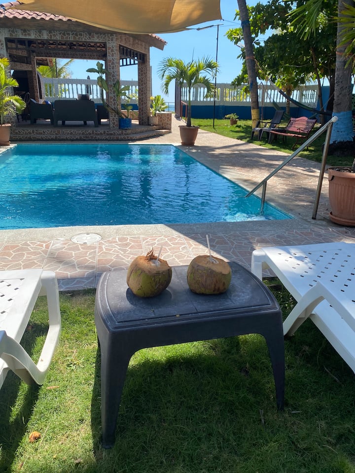 Beachfront Private Villa+pool+chef+mini Market - El Salvador