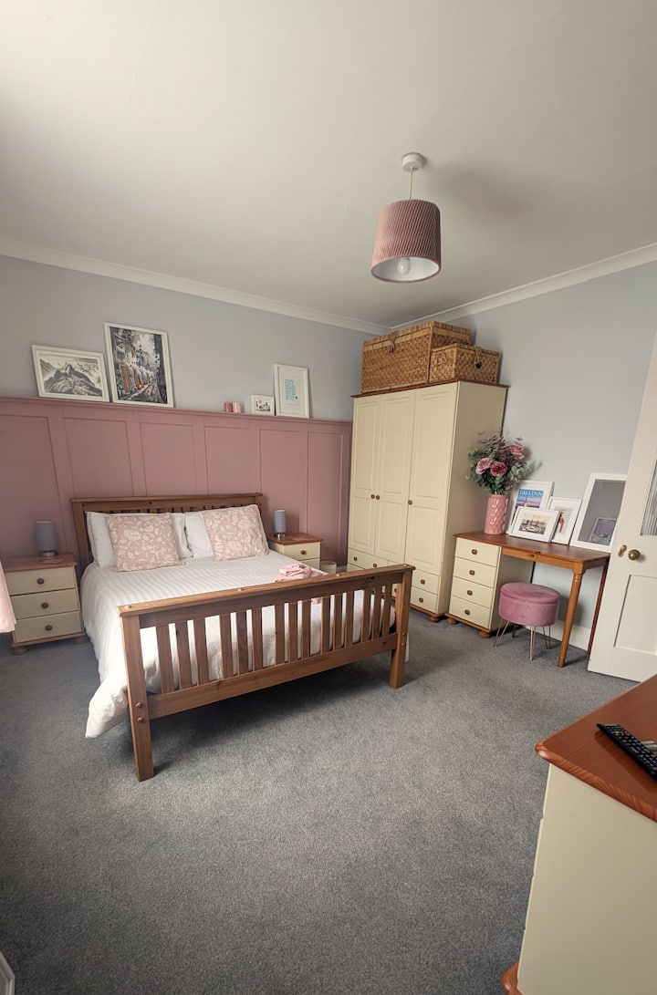 Large Double Room In 2 Bed House
Close To Dockyard - Plymouth