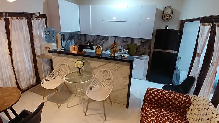 Canggu's Best Budged Guesthouse , Price For 1 Room - Canggu