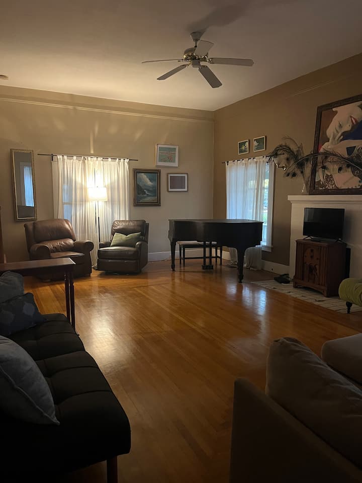 Esplanade Bungalow - Chico, CA