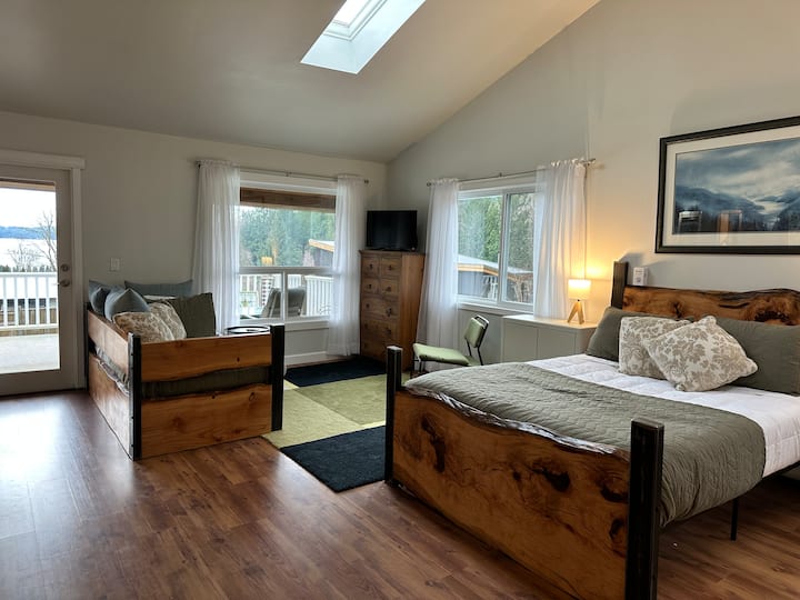 The Williams Shop Guest House • Steps To Beach - Vancouver Island