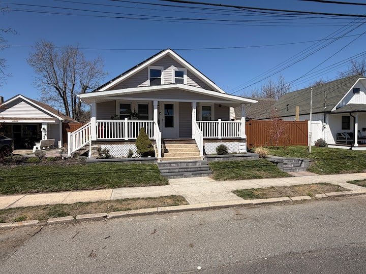 Charming Belmar Beach Cottage - Belmar, NJ