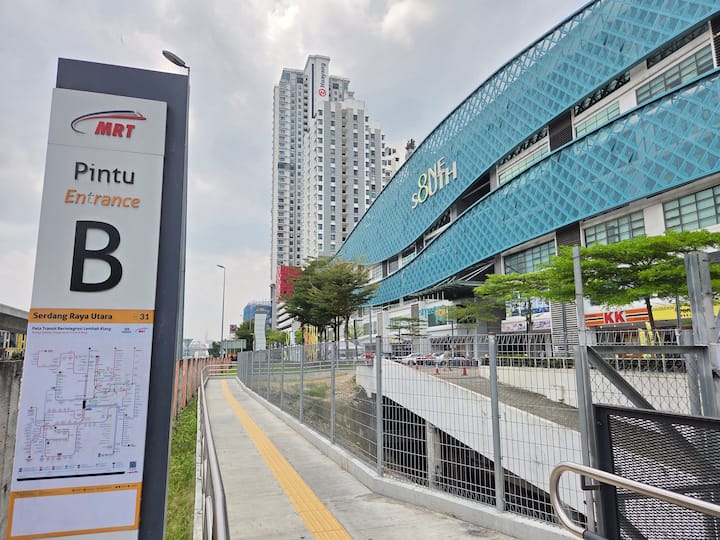 Cozy Studio | 5min Mrt • Free Parking • 5km Axiata - Seri Kembangan