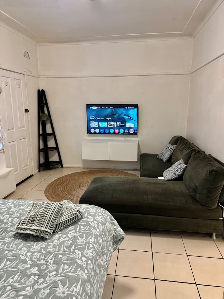 Studio 2 W/aircon Near Light Rail To Sydney City - Randwick