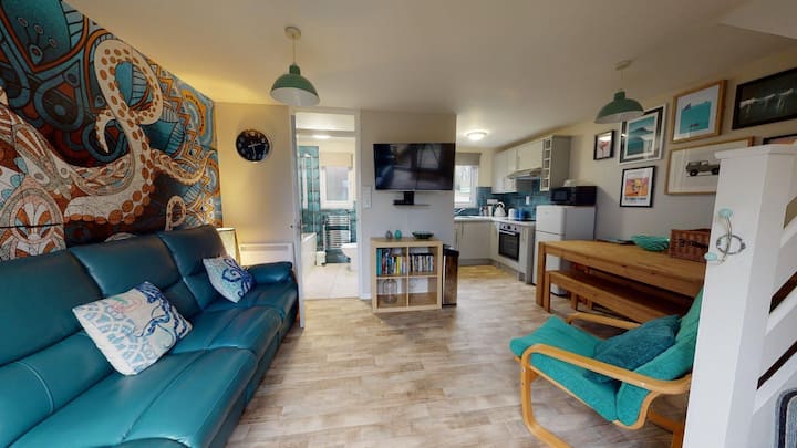 No.45 Strawberry Hill, Tolroy Manor - Hayle